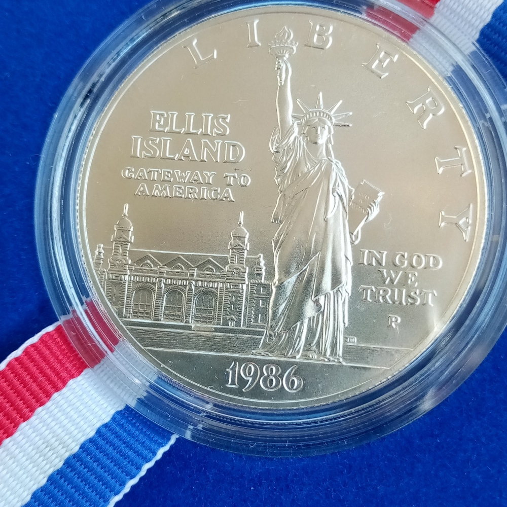 1986 Ellis Island Commemorative Coin - Gem